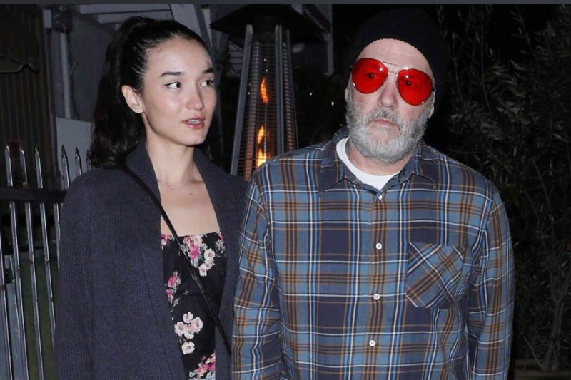 Behind the Veil: Arles Durst — The Private Life Beside a Rock Star - Vealya